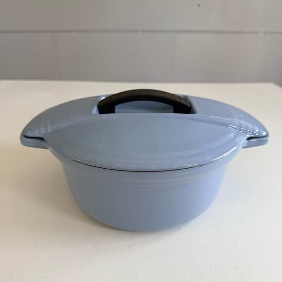 Le Creuset | Kitchen | Vintage Le Creuset Futura 23 Dutch Oven Blue ...